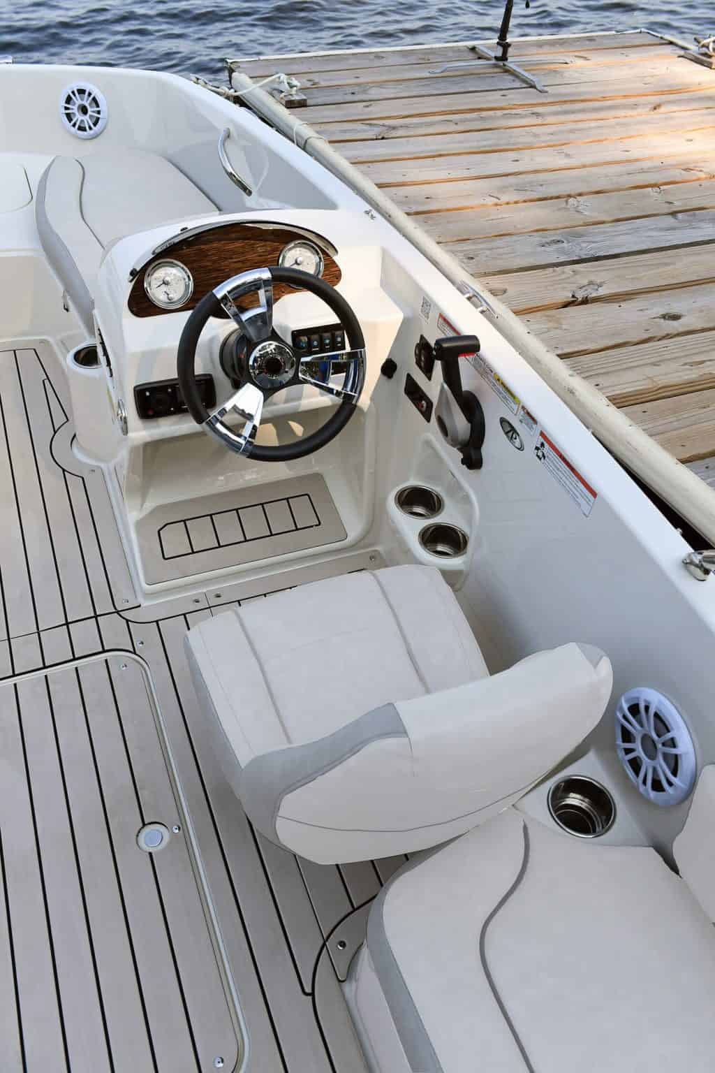 182SC Photo Gallery - Stingray Boats